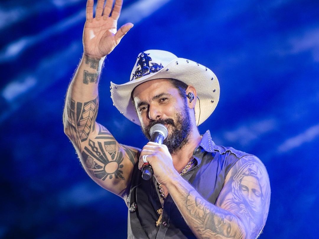 Relembre 4 sucessos de João Carreiro